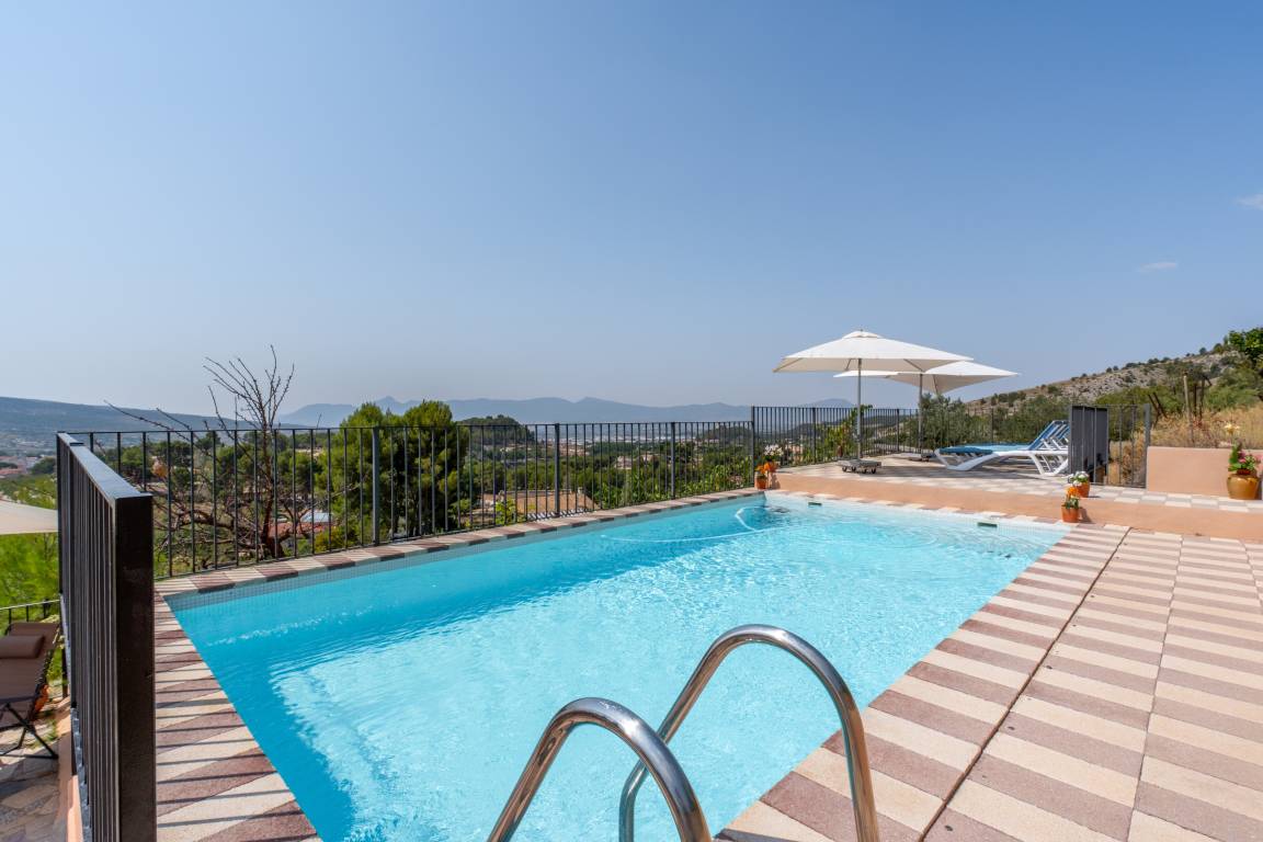 150 M² House ∙ 4 Bedrooms ∙ 8 Guests - Ibi