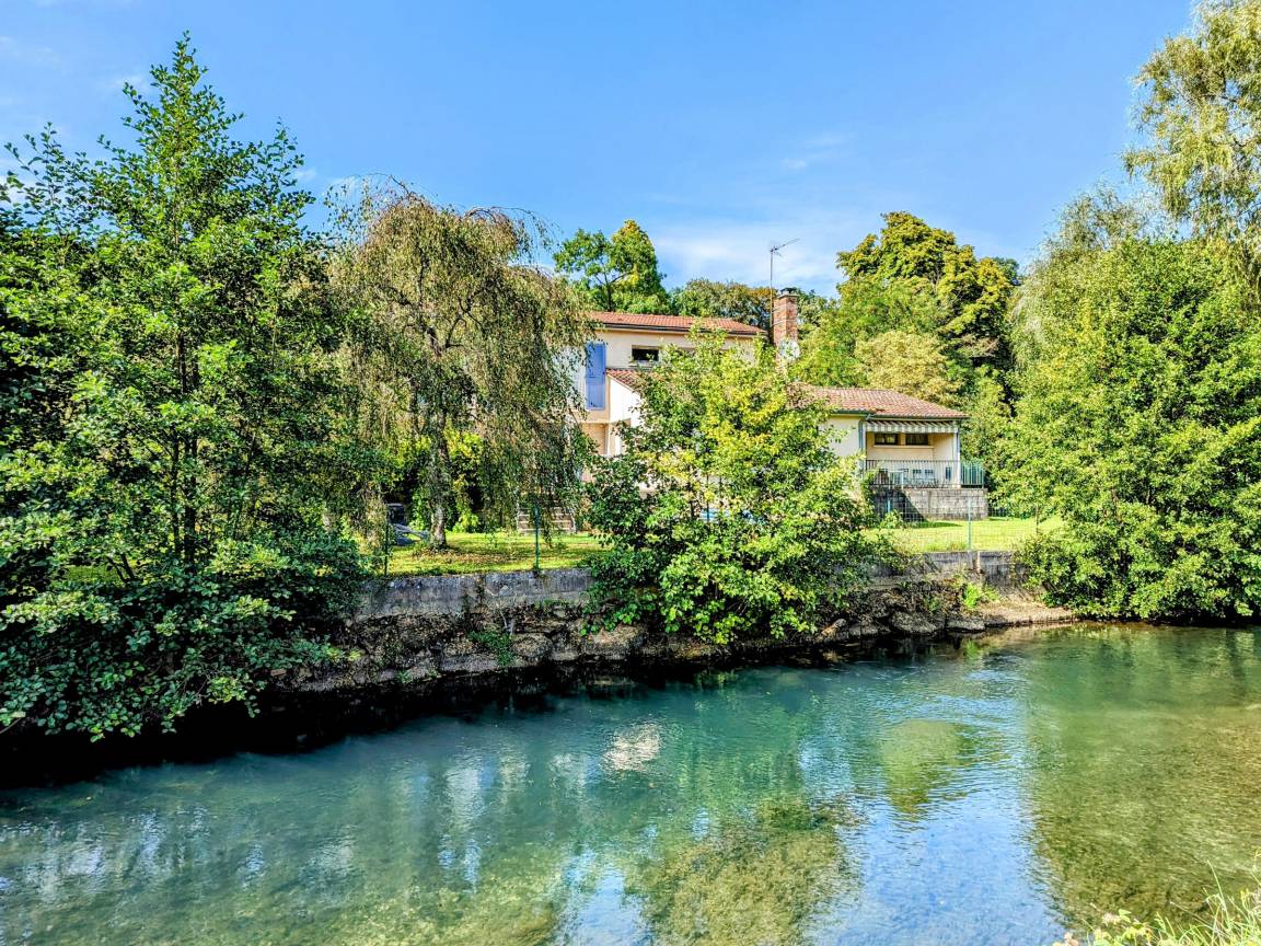 150 M² Cottage ∙ 5 Bedrooms ∙ 10 Guests - Bar-le-Duc