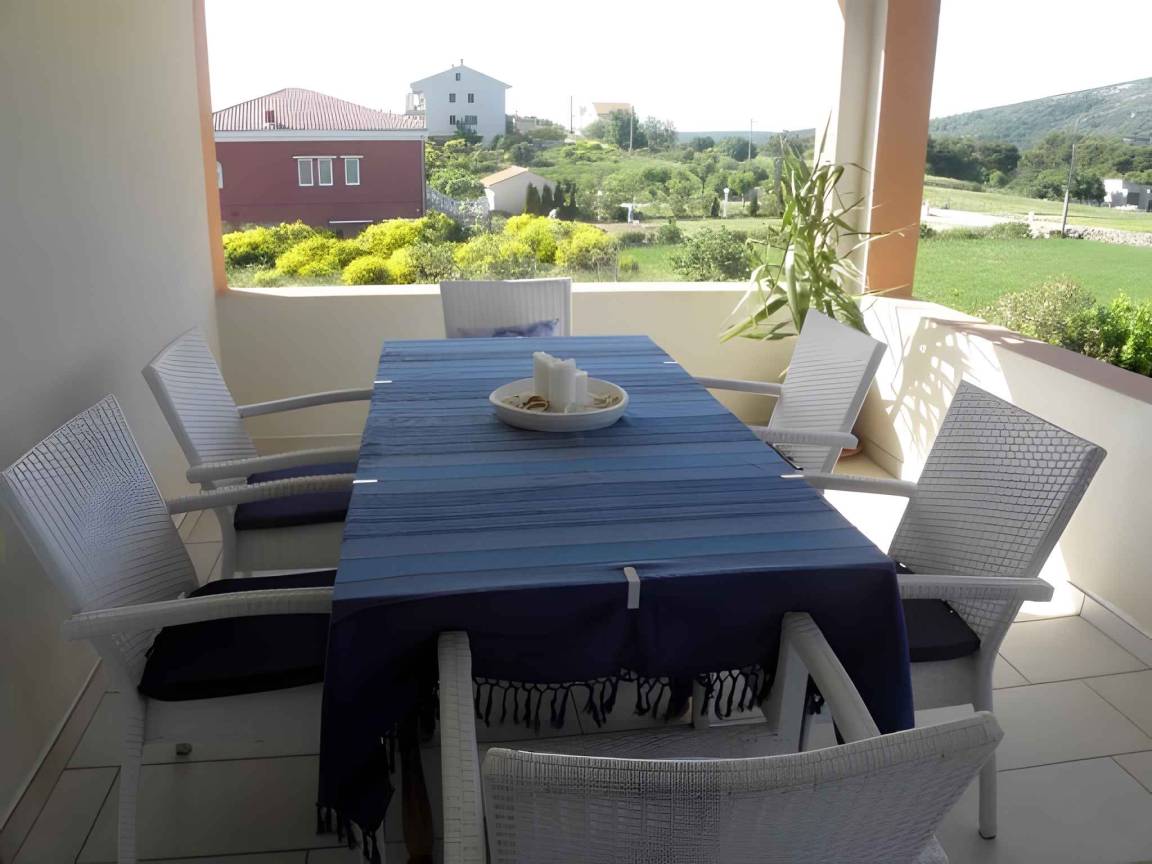 90 M² Apartment ∙ 3 Bedrooms ∙ 6 Guests - Rab