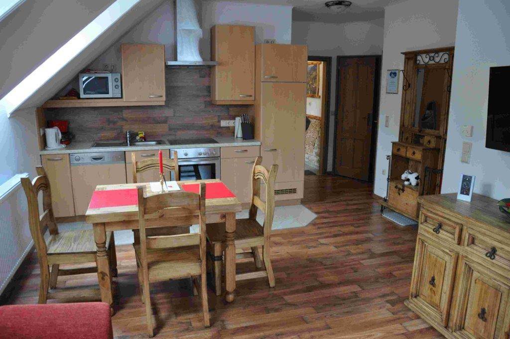 Ferienwohnung ∙ 1 Schlafzimmer ∙ 4 Gäste - Reichenau an der Rax