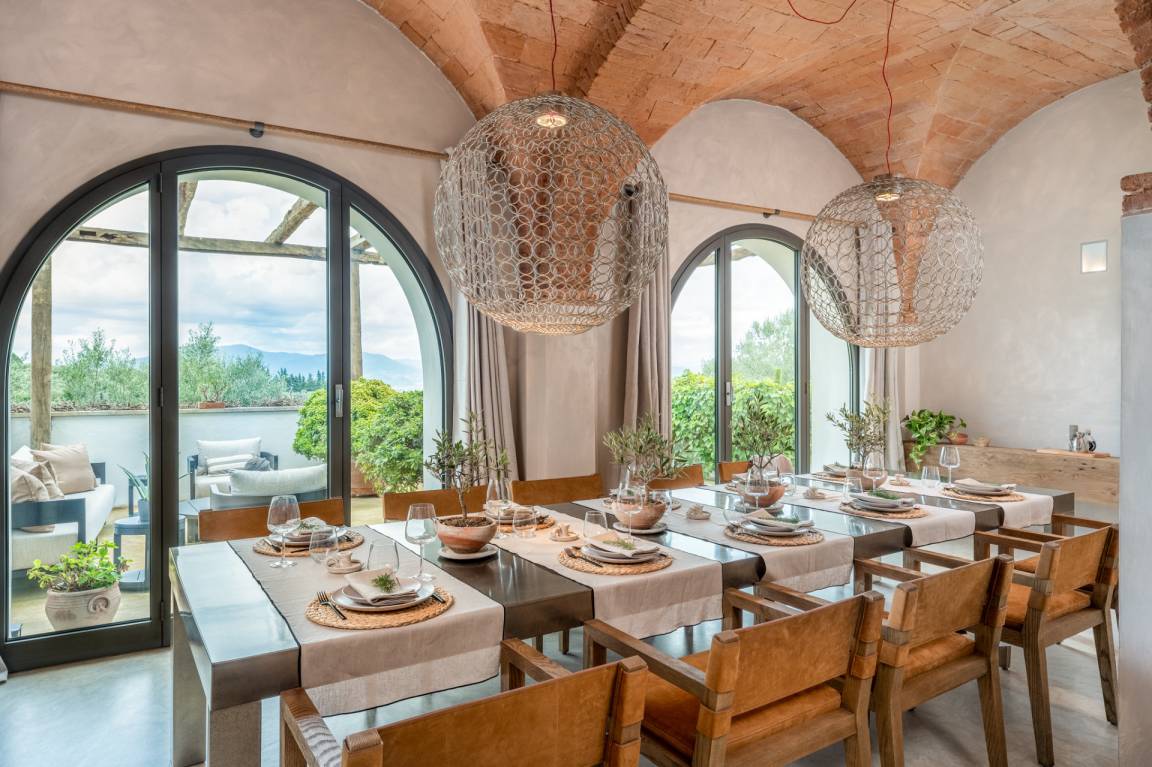 1000 M² Villa ∙ 7 Bedrooms ∙ 16 Guests - Prato