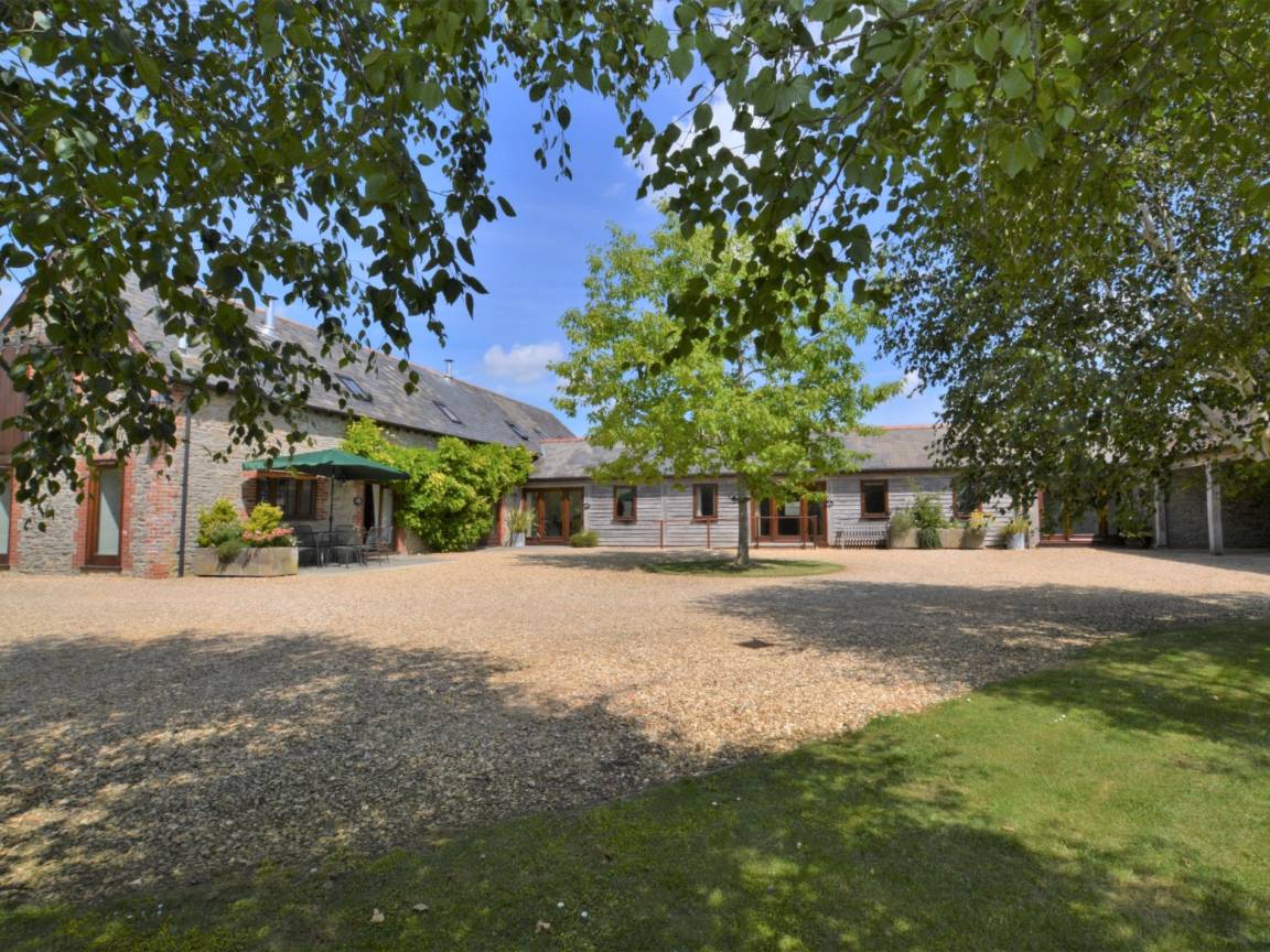Cottage ∙ 3 Bedrooms ∙ 6 Guests - Sherborne