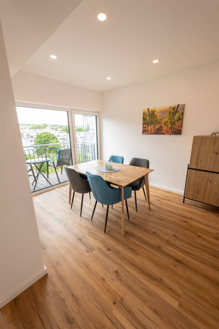 85 M² Ferienwohnung ∙ 1 Schlafzimmer ∙ 2 Gäste - Mayschoß