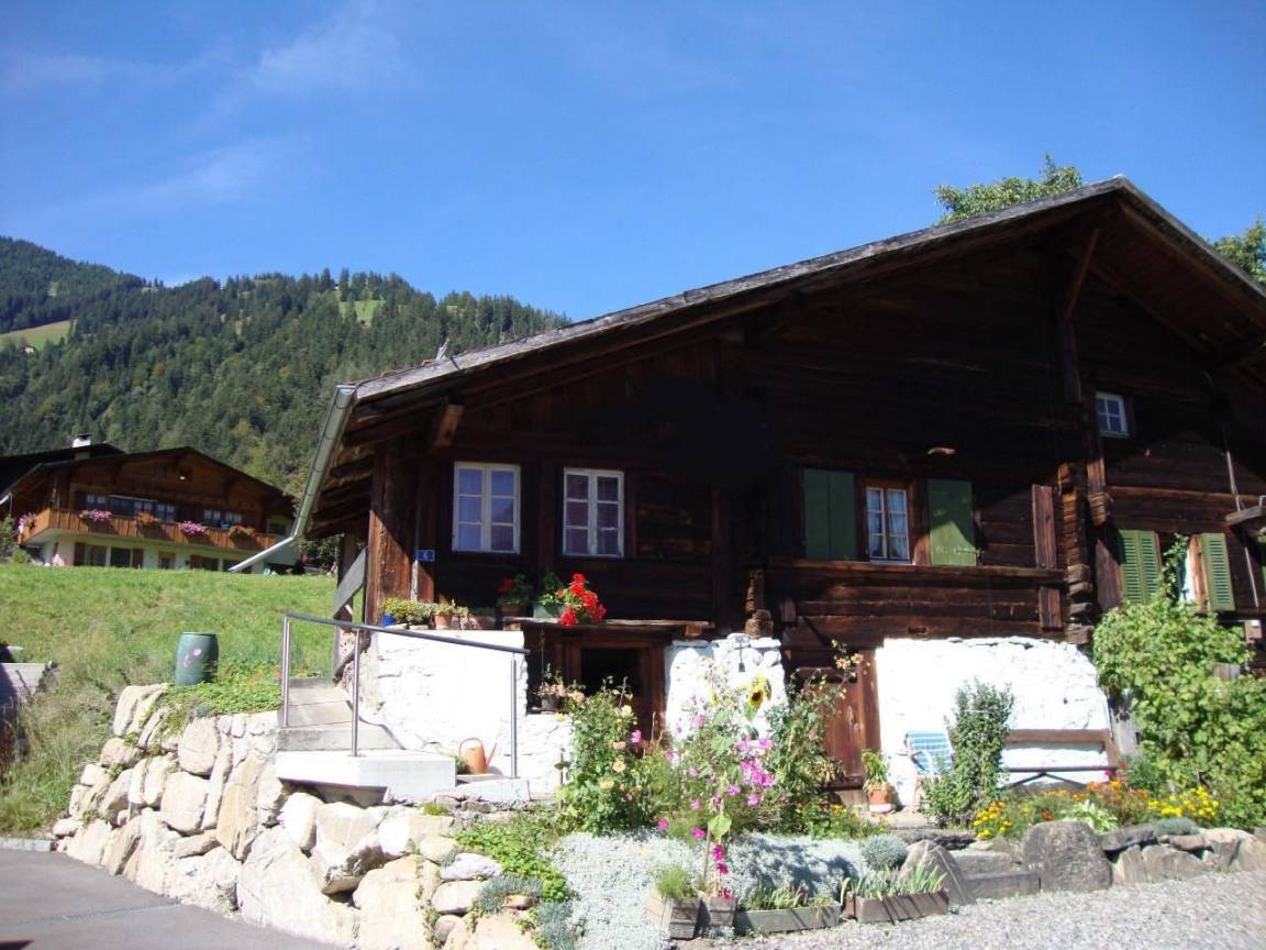 55 M² House ∙ 2 Bedrooms ∙ 4 Guests - Frutigen