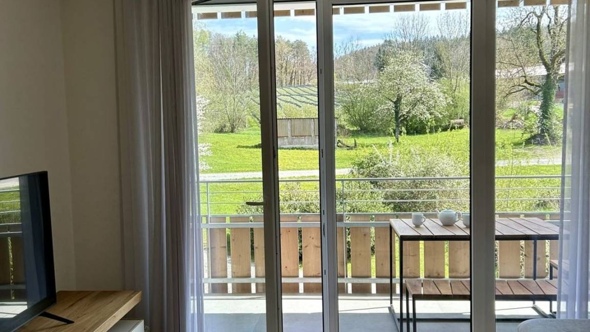 82 M² Apartment ∙ 2 Bedrooms ∙ 4 Guests - Meersburg