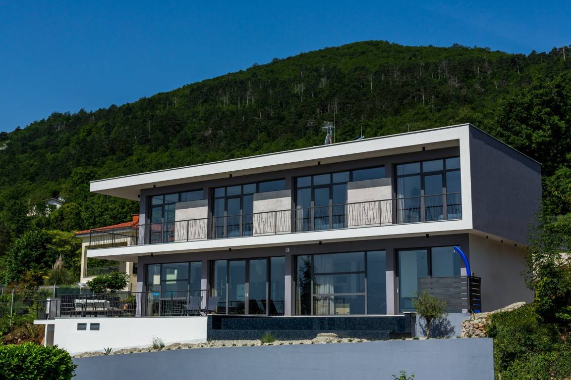 400 M² Villa ∙ 5 Bedrooms ∙ 11 Guests - Lovran