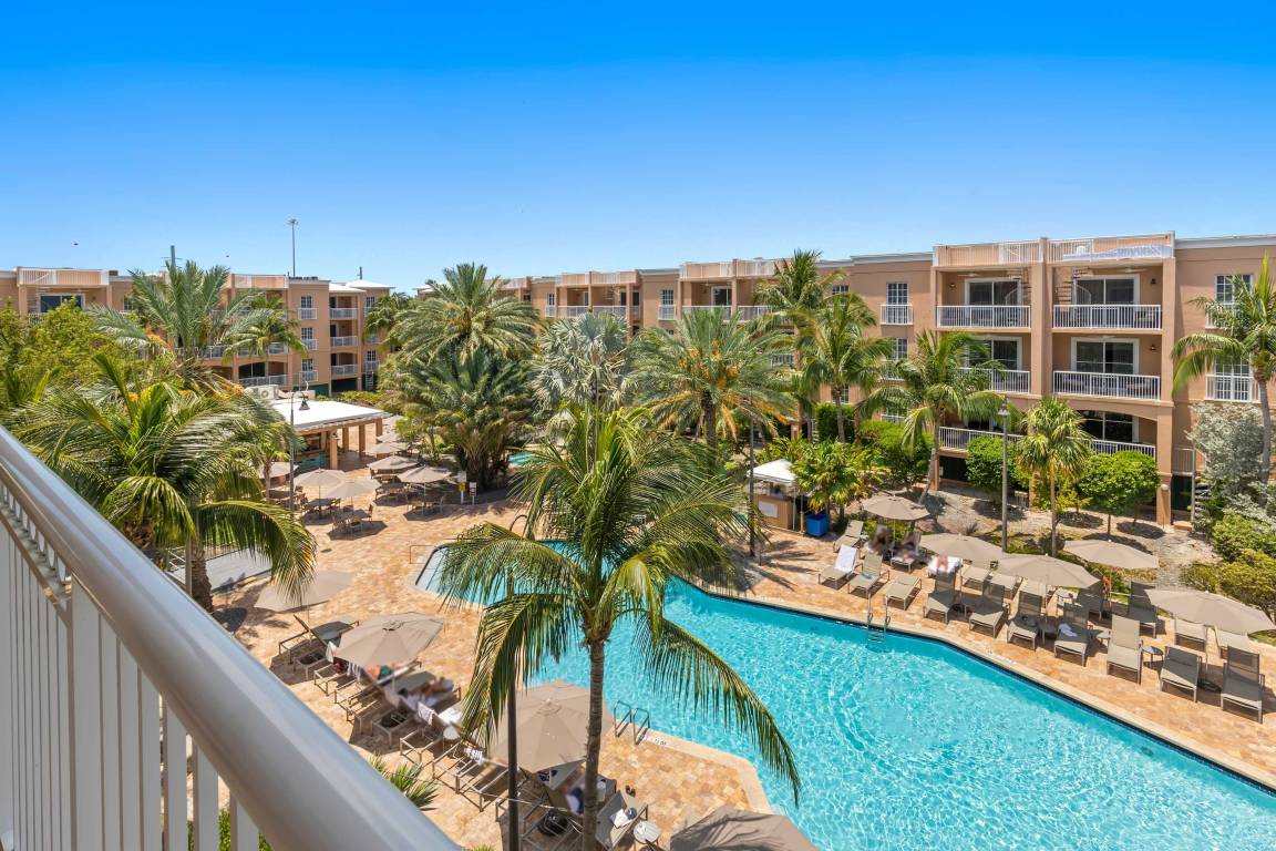 Apartment ∙ 1 Bedroom ∙ 4 Guests - Stock Island, FL