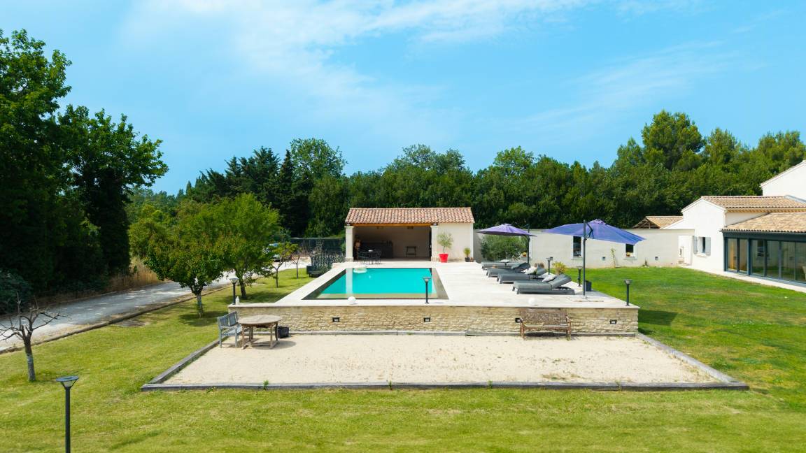 250 M² Maison De Vacances ∙ 5 Chambres ∙ 12 Personnes - Sénas