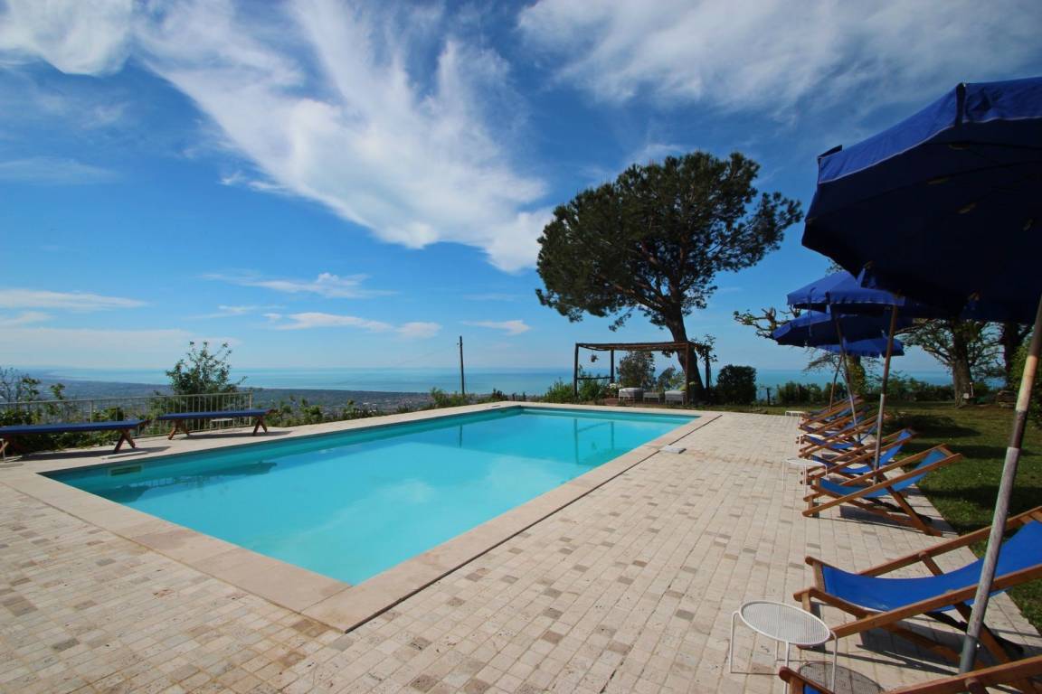 200 M² Villa ∙ 4 Schlafzimmer ∙ 8 Gäste - Massa-Carrara