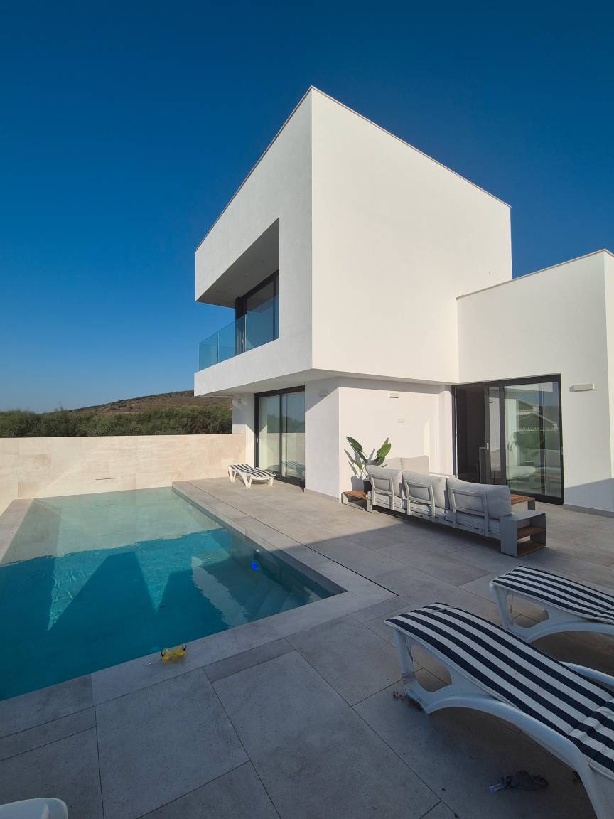 380 M² Villa ∙ 4 Bedrooms ∙ 8 Guests - Sotogrande