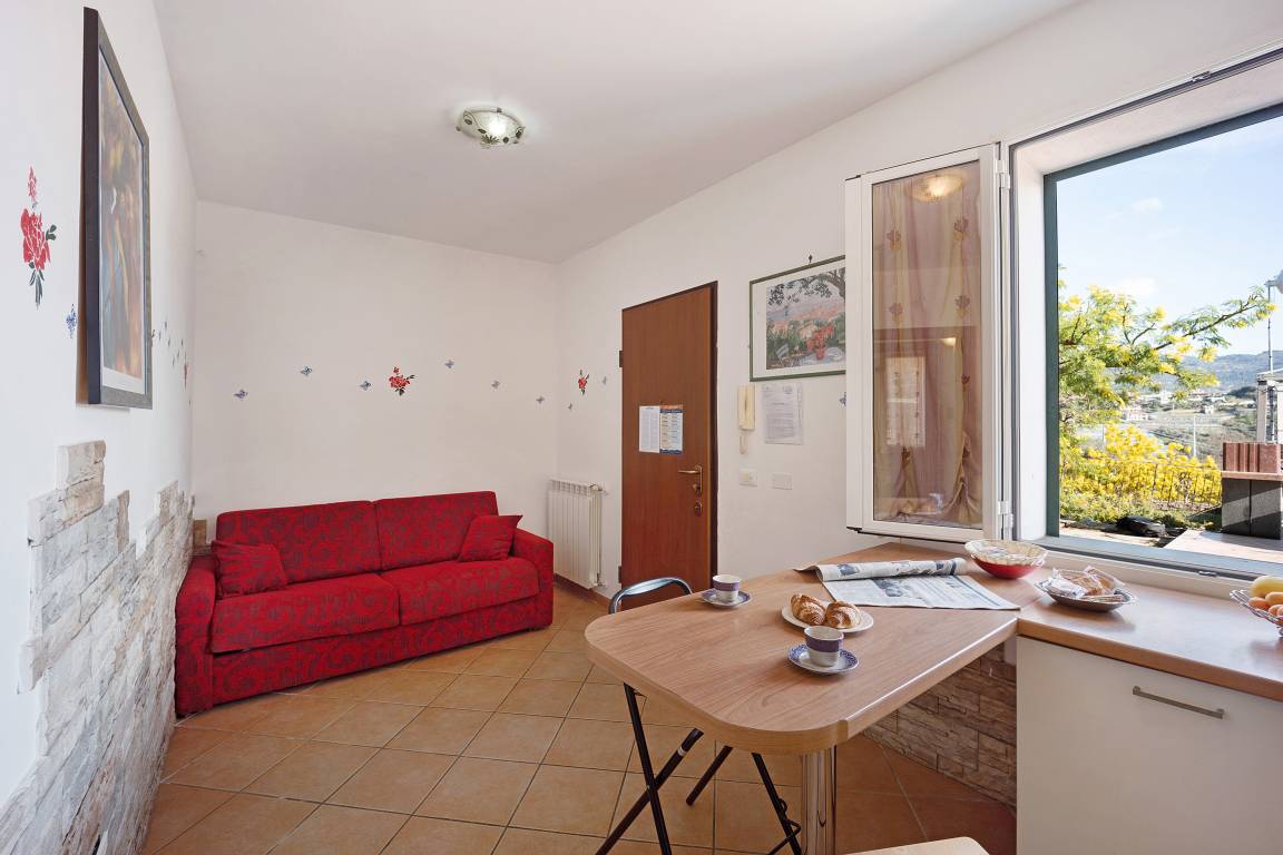 28 M² Ferienwohnung ∙ 1 Schlafzimmer ∙ 4 Gäste - Imperia