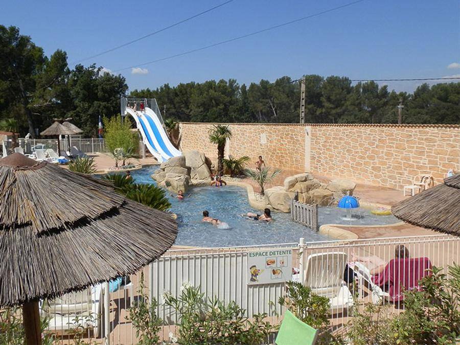 Chalet ∙ 2 Bedrooms ∙ 9 Guests - Villeneuve-lès-Avignon