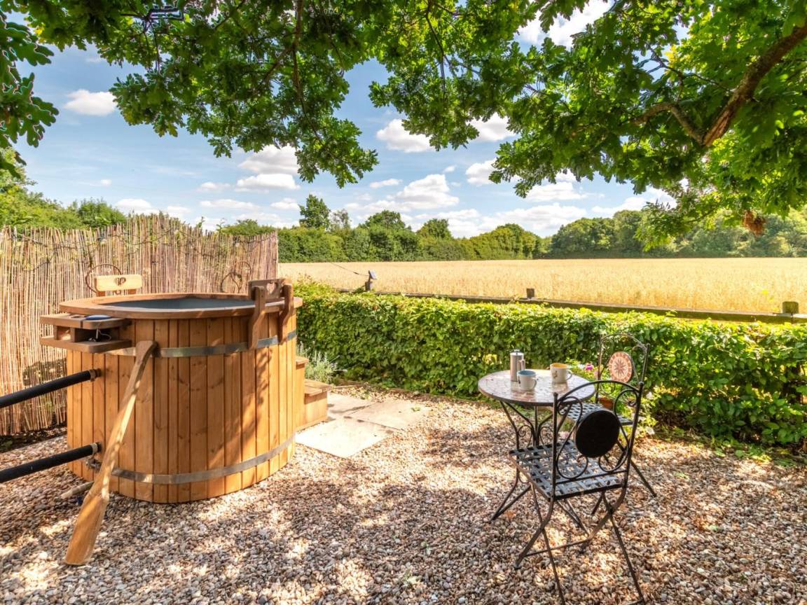 Cottage ∙ 1 Bedroom ∙ 2 Guests - Essex