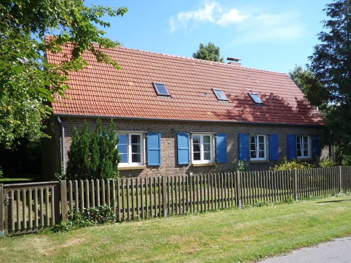 140 M² Ferienhaus ∙ 2 Schlafzimmer ∙ 6 Gäste - Ummanz