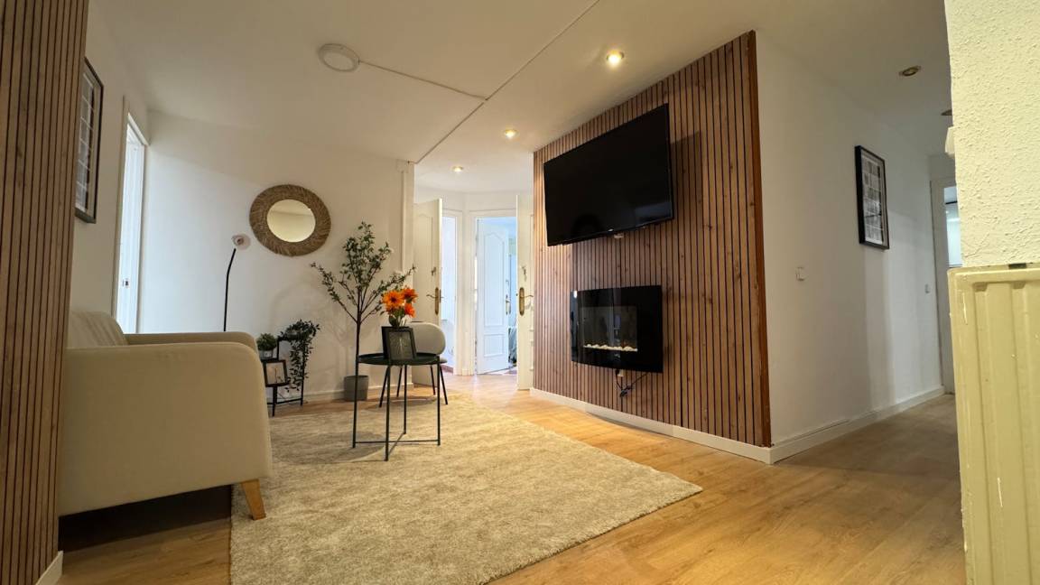 40 M² Appartement ∙ 4 Slaapkamers ∙ 4 Gasten - Parla