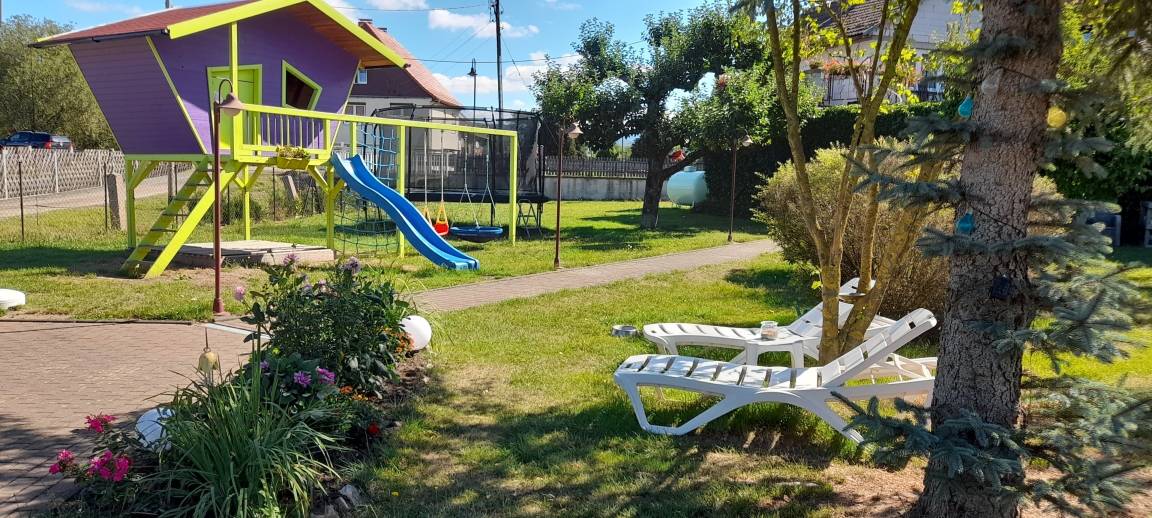 80 M² Ferienwohnung ∙ 2 Schlafzimmer ∙ 4 Gäste - Bad Liebenstein