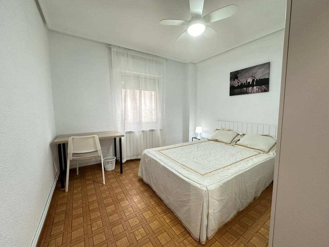 90 M² Private Room ∙ 1 Bedroom ∙ 1 Guest - Móstoles