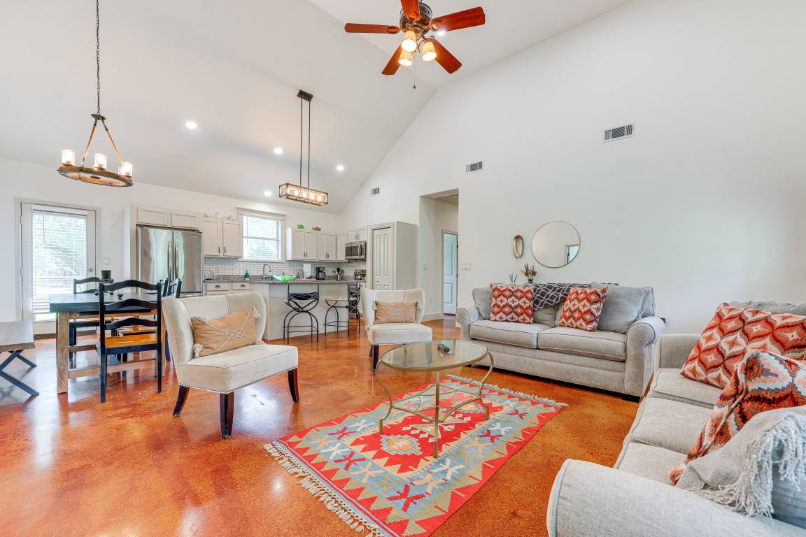 161 M² House ∙ 3 Bedrooms ∙ 8 Guests - Wimberley, TX
