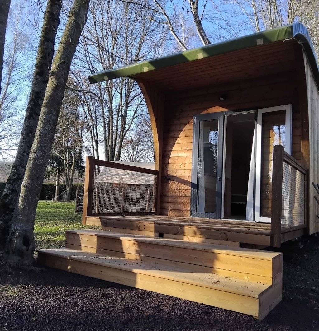 20 M² Camping-unterkunft ∙ 1 Schlafzimmer ∙ 3 Gäste - Auvergne