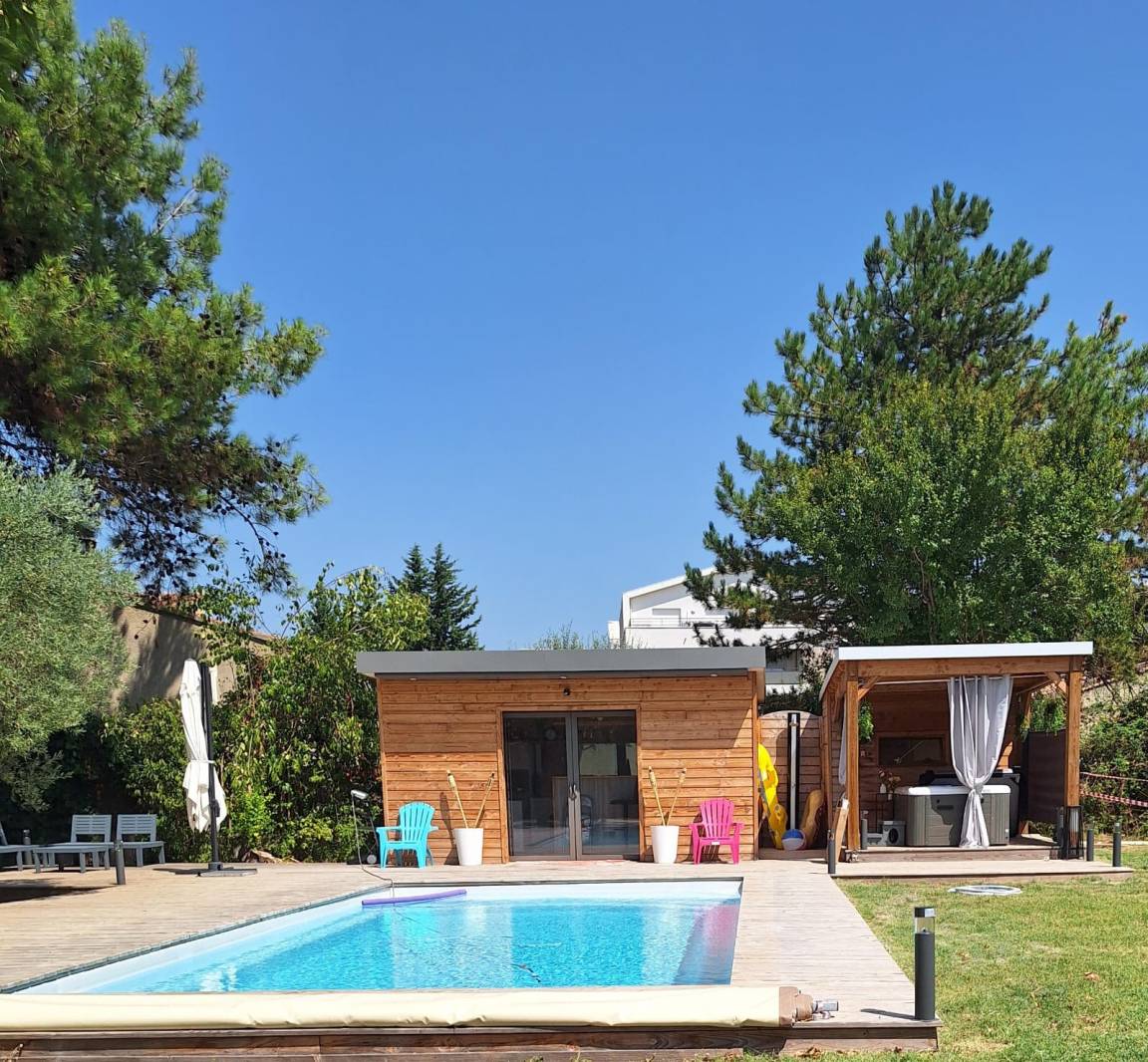 70 M² Appartement ∙ 1 Chambre ∙ 4 Personnes - Monteux