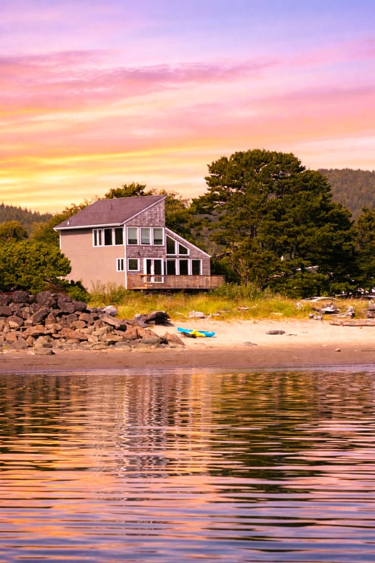 112 M² House ∙ 2 Bedrooms ∙ 7 Guests - Lincoln City, OR