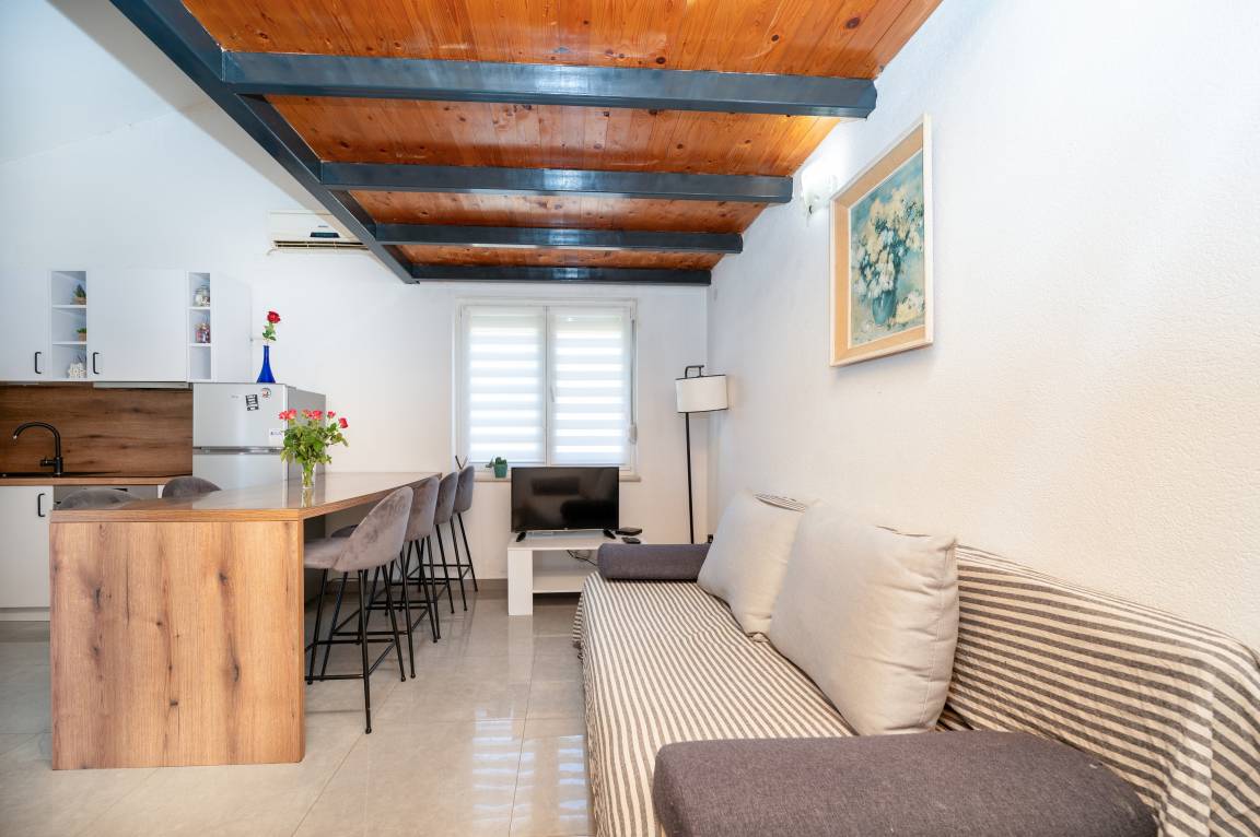 52 M² Apartment ∙ 2 Bedrooms ∙ 5 Guests - Zadar