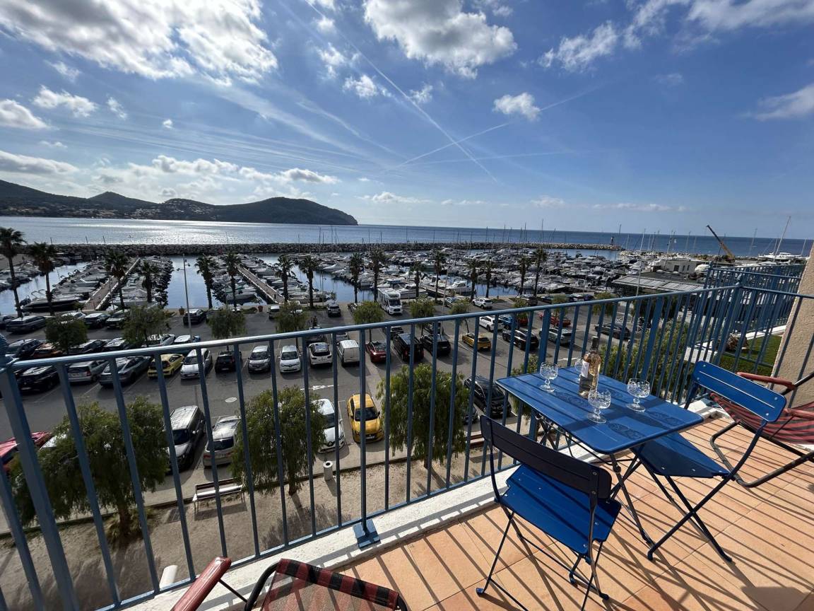 53 M² Appartement ∙ 2 Chambres ∙ 6 Personnes - Saint-Cyr-sur-Mer