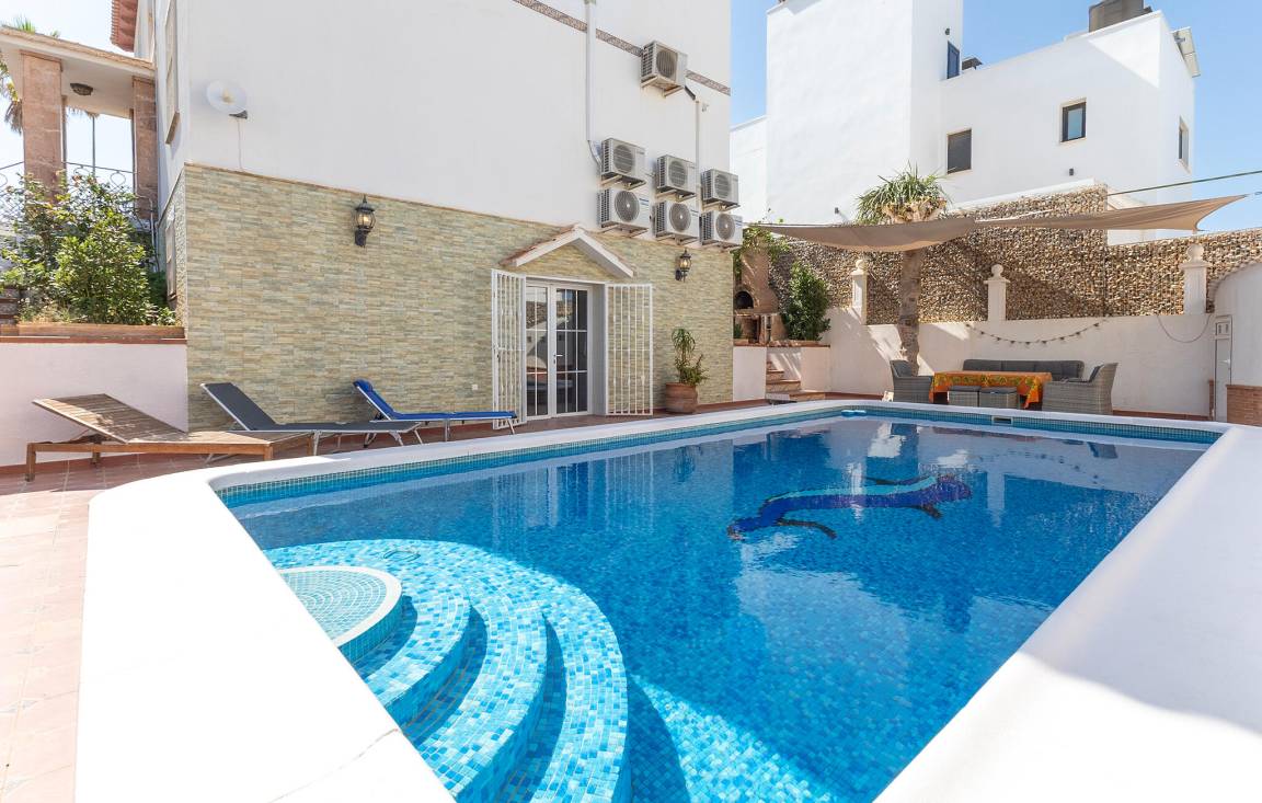 250 M² House ∙ 5 Bedrooms ∙ 14 Guests - Rojales