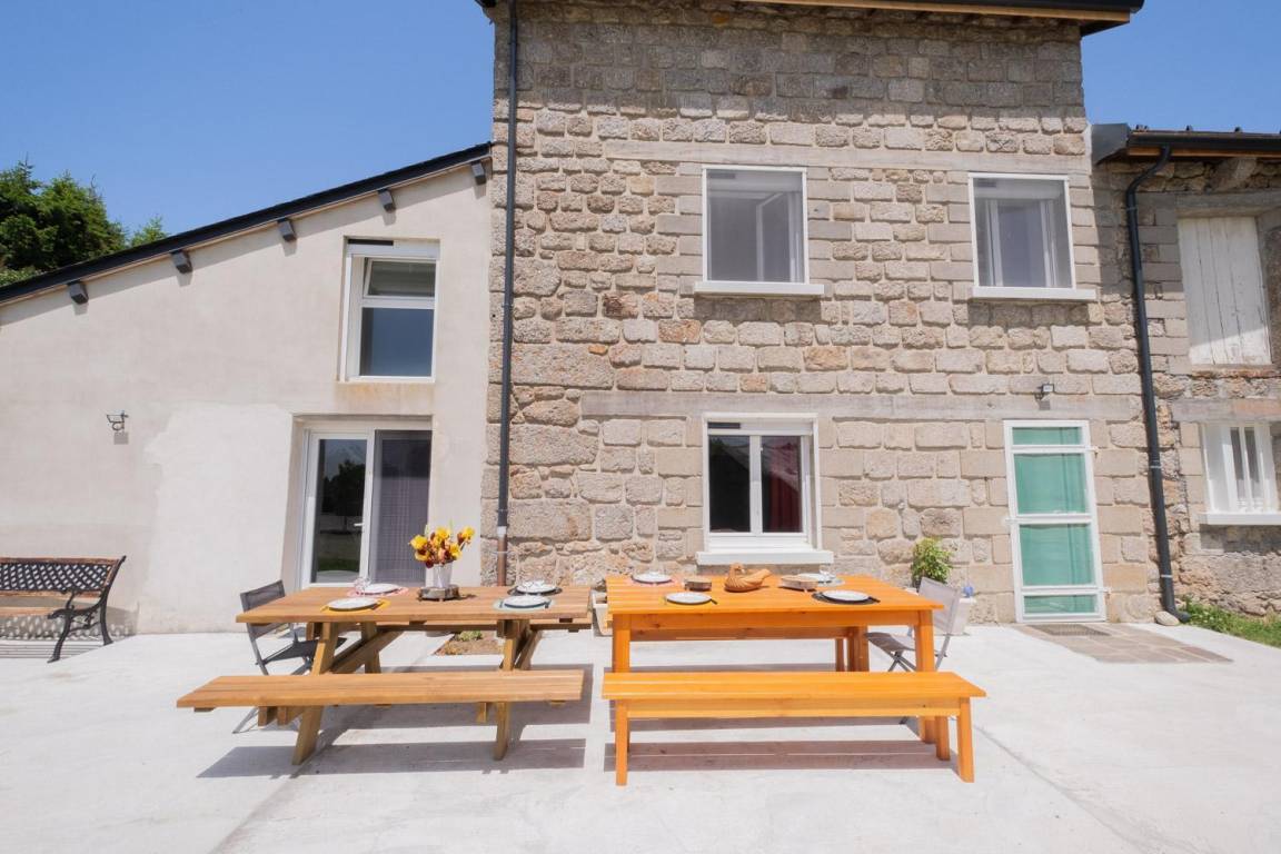142 M² Gîte ∙ 5 Chambres ∙ 14 Personnes - Lozère