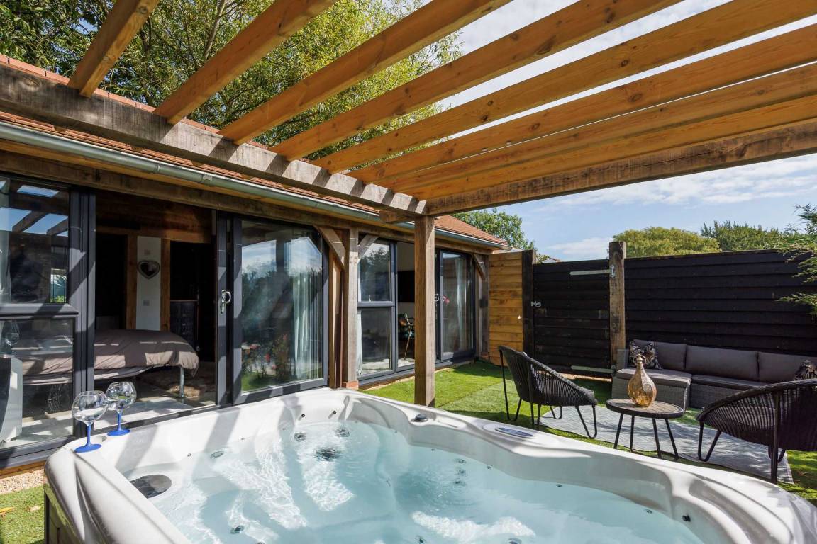 23 M² Chalet ∙ 1 Bedroom ∙ 2 Guests - Chichester