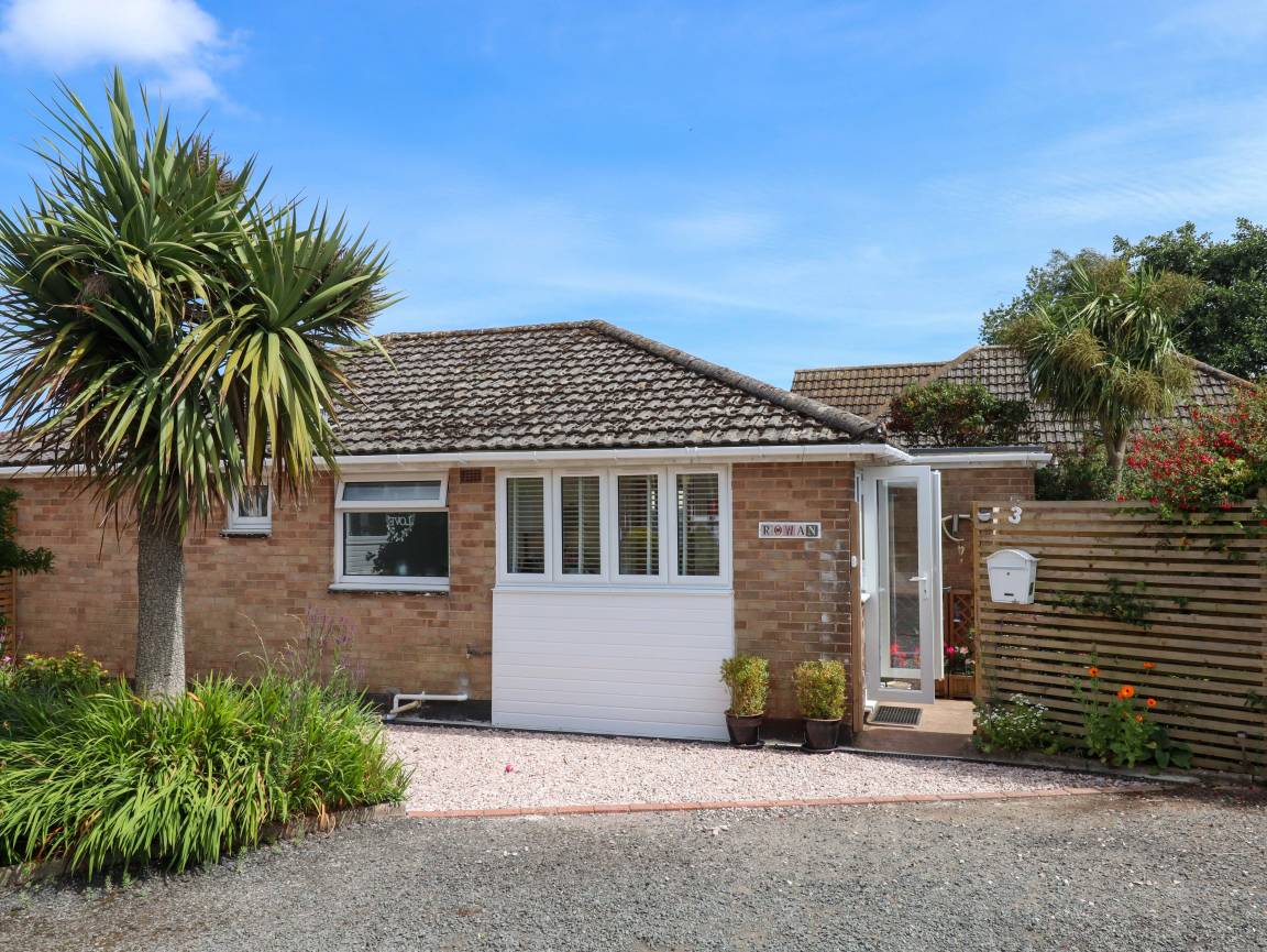 Cottage ∙ 2 Bedrooms ∙ 4 Guests - Dartmouth