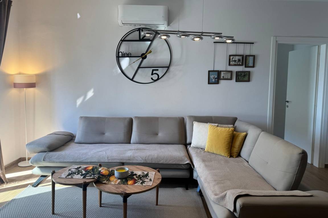 90 M² Apartment ∙ 2 Bedrooms ∙ 7 Guests - Vlorë
