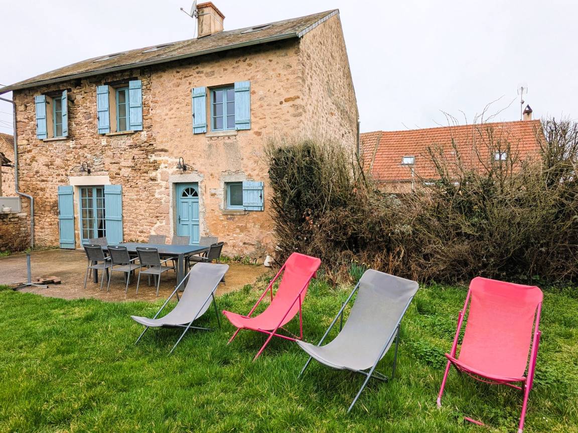 210 M² Cottage ∙ 5 Chambres ∙ 8 Personnes - Yonne