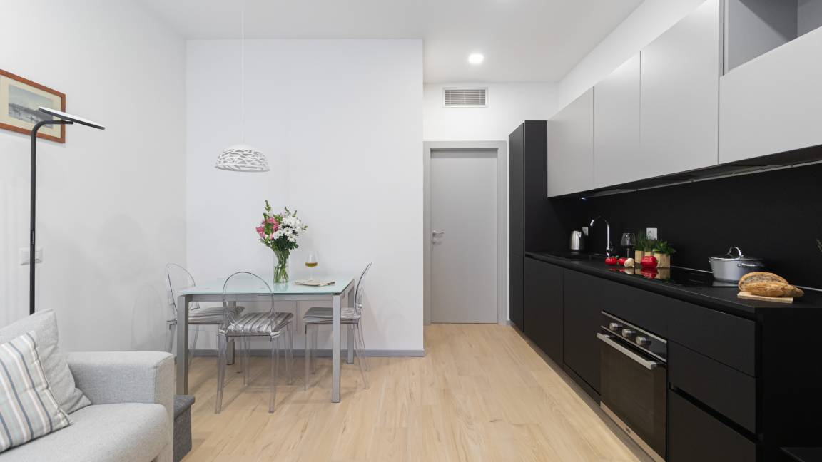 48 M² Huoneisto ∙ 1 Makuuhuone ∙ 3 Vierasta - Milan