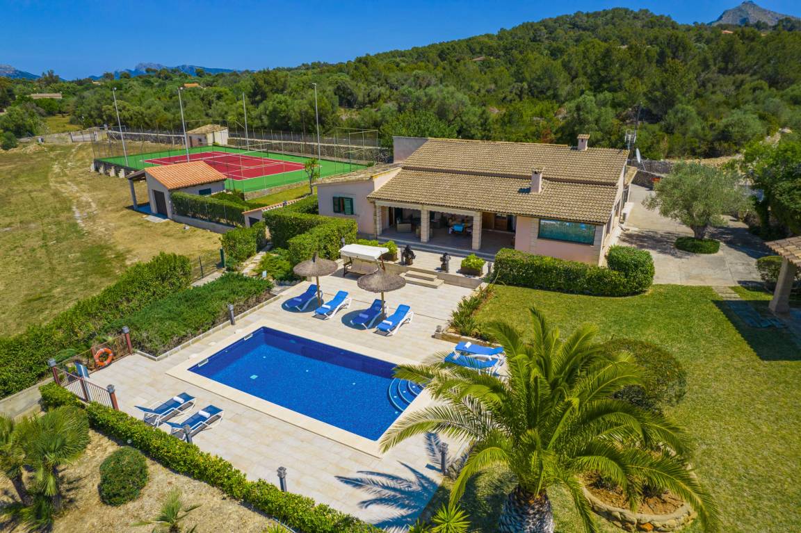 200 M² Villa ∙ 4 Bedrooms ∙ 8 Guests - Alcúdia