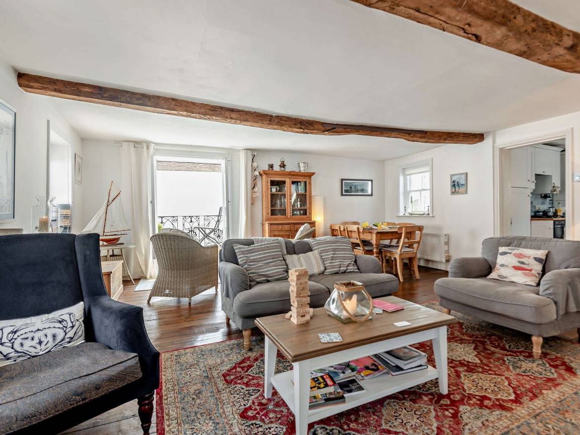 Cottage ∙ 2 Bedrooms ∙ 4 Guests - Barton on Sea