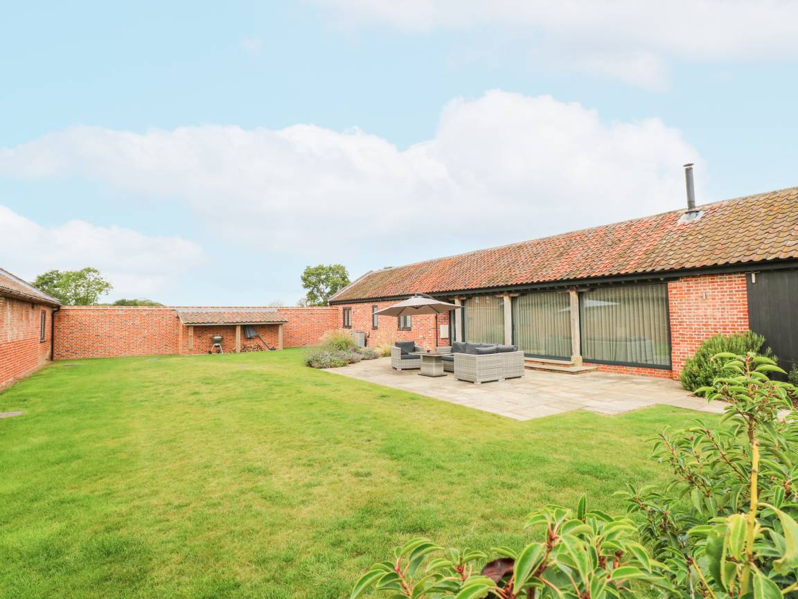 Cottage ∙ 4 Bedrooms ∙ 10 Guests - Norwich