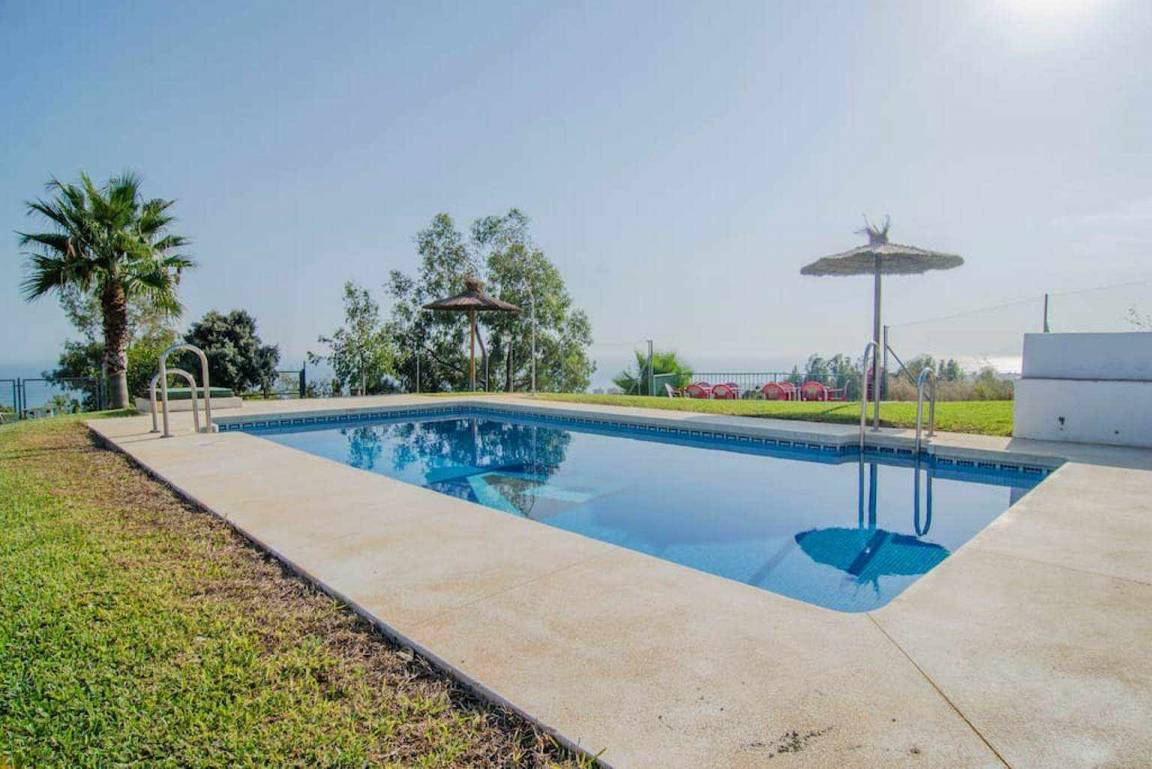 100 M² Apartamento ∙ 3 Habitaciones ∙ 6 Huéspedes - Benamocarra