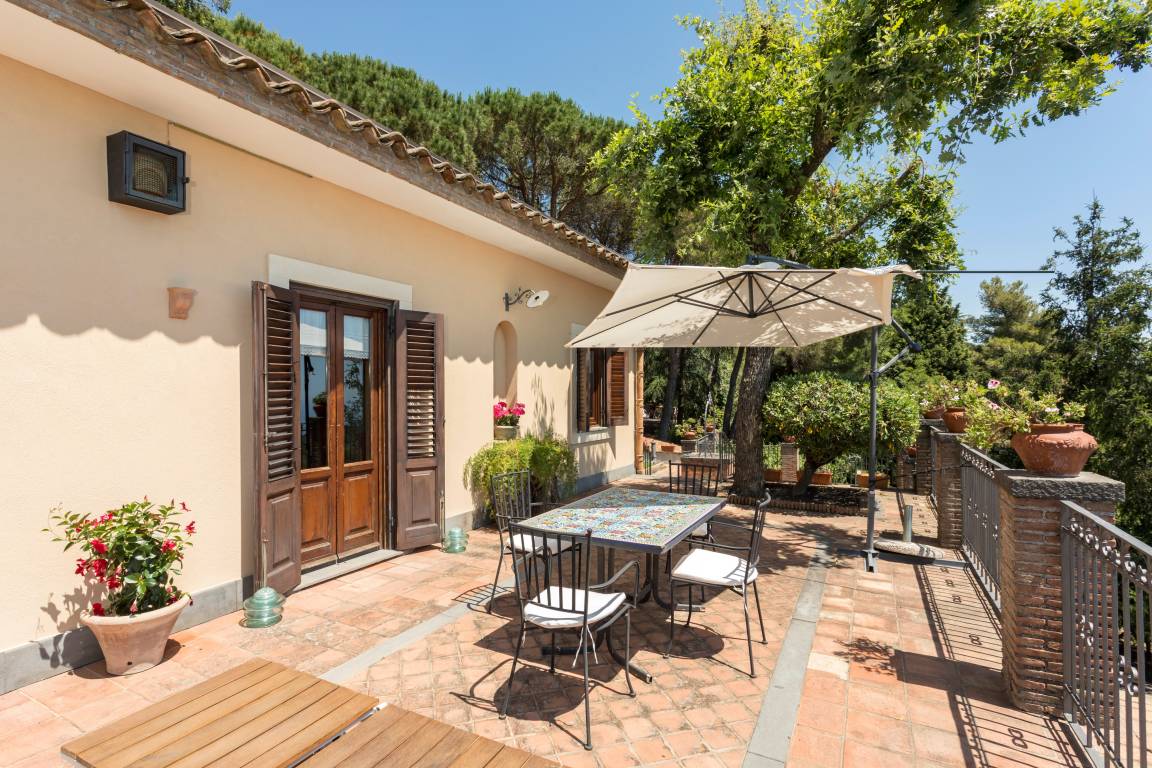 140 M² Villa ∙ 4 Bedrooms ∙ 10 Guests - Milo