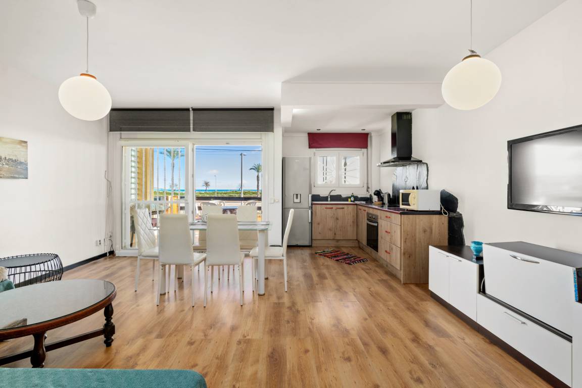 60 M² Apartment ∙ 2 Bedrooms ∙ 4 Guests - Empuriabrava