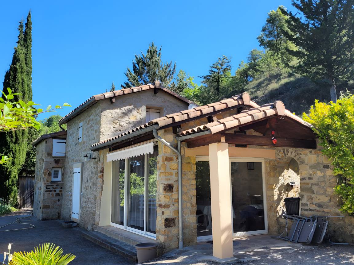 70 M² Ferienhaus ∙ 2 Schlafzimmer ∙ 6 Gäste - Les Vans