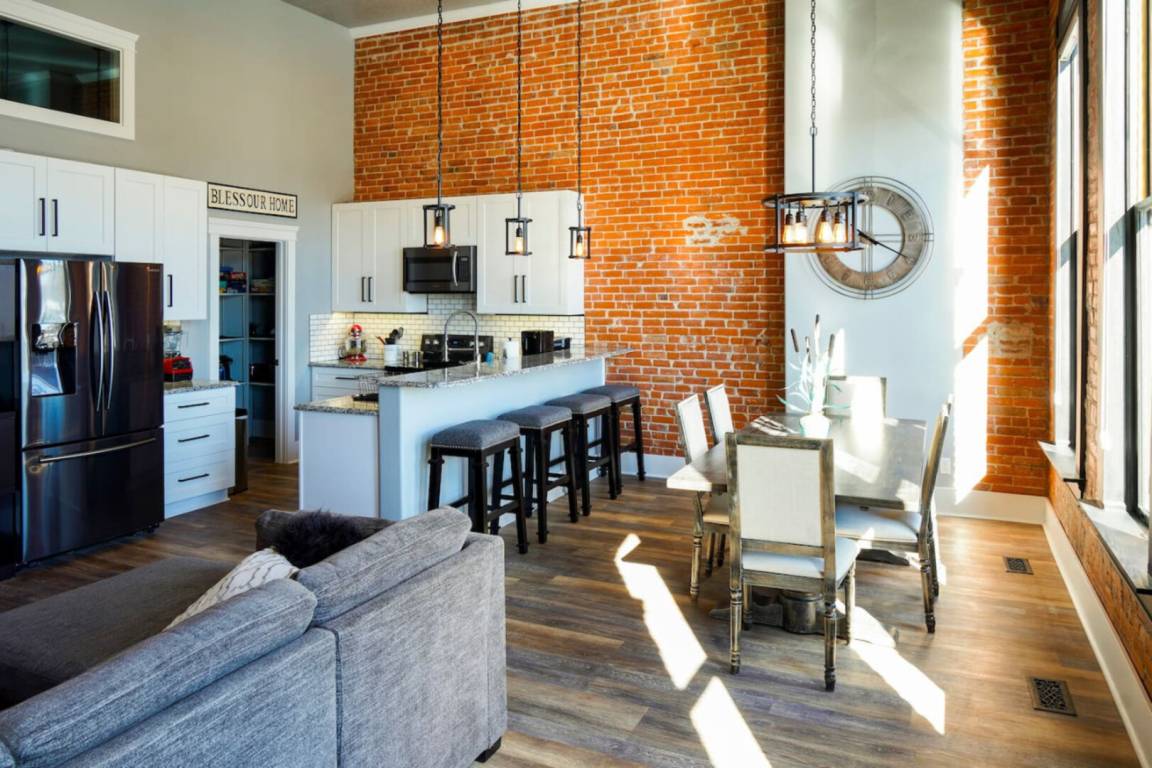 111 M² Loft ∙ 1 Bedroom ∙ 4 Guests - Baker City, OR