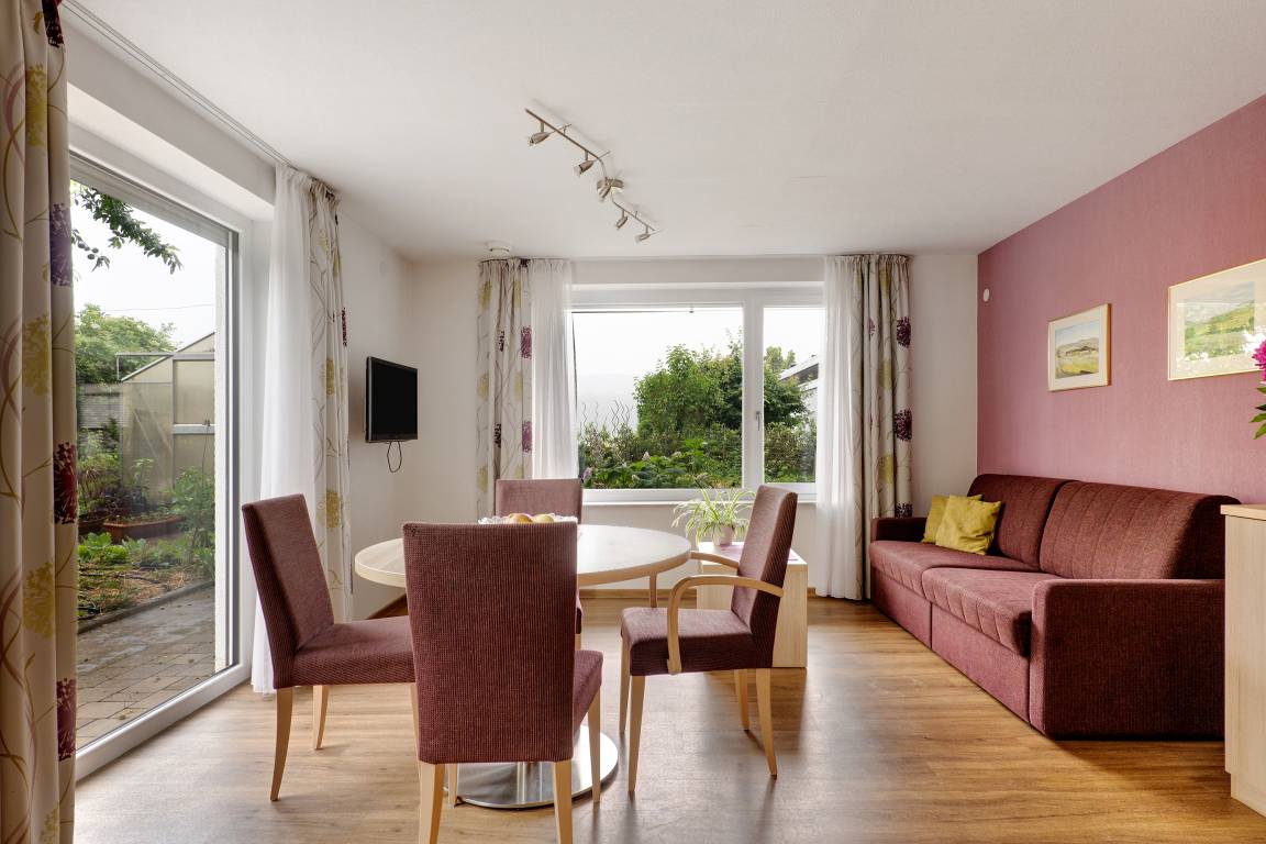 62 M² Ferienwohnung ∙ 1 Schlafzimmer ∙ 5 Gäste - Cleebronn