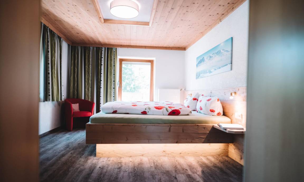 65 M² Ferienwohnung ∙ 2 Schlafzimmer ∙ 4 Gäste - Elbigenalp