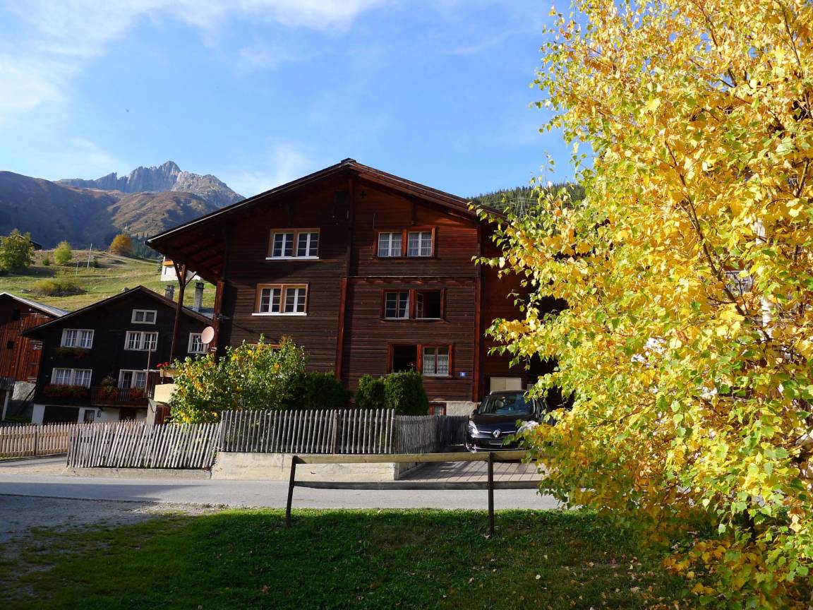 79 M² Apartment ∙ 3 Bedrooms ∙ 6 Guests - Sedrun