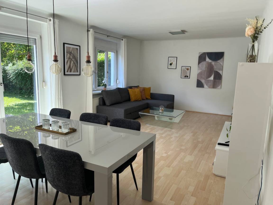 140 M² Ferienhaus ∙ 2 Schlafzimmer ∙ 4 Gäste - Wien