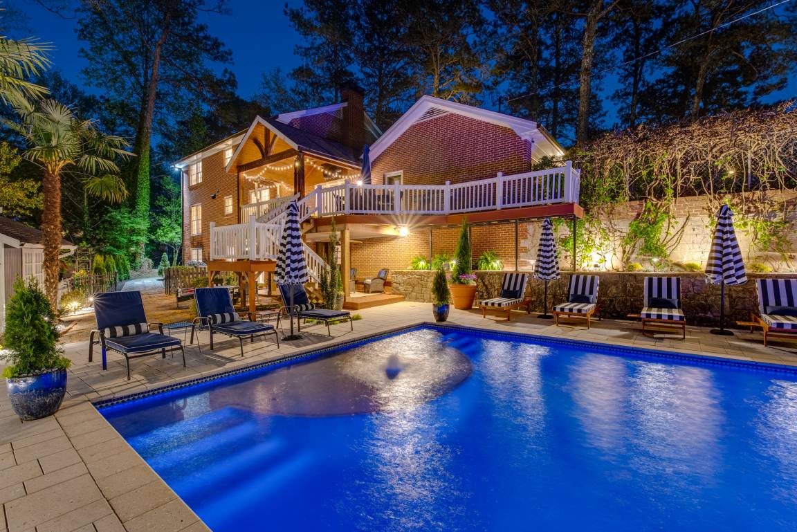 343 M² House ∙ 4 Bedrooms ∙ 10 Guests - Marietta, GA
