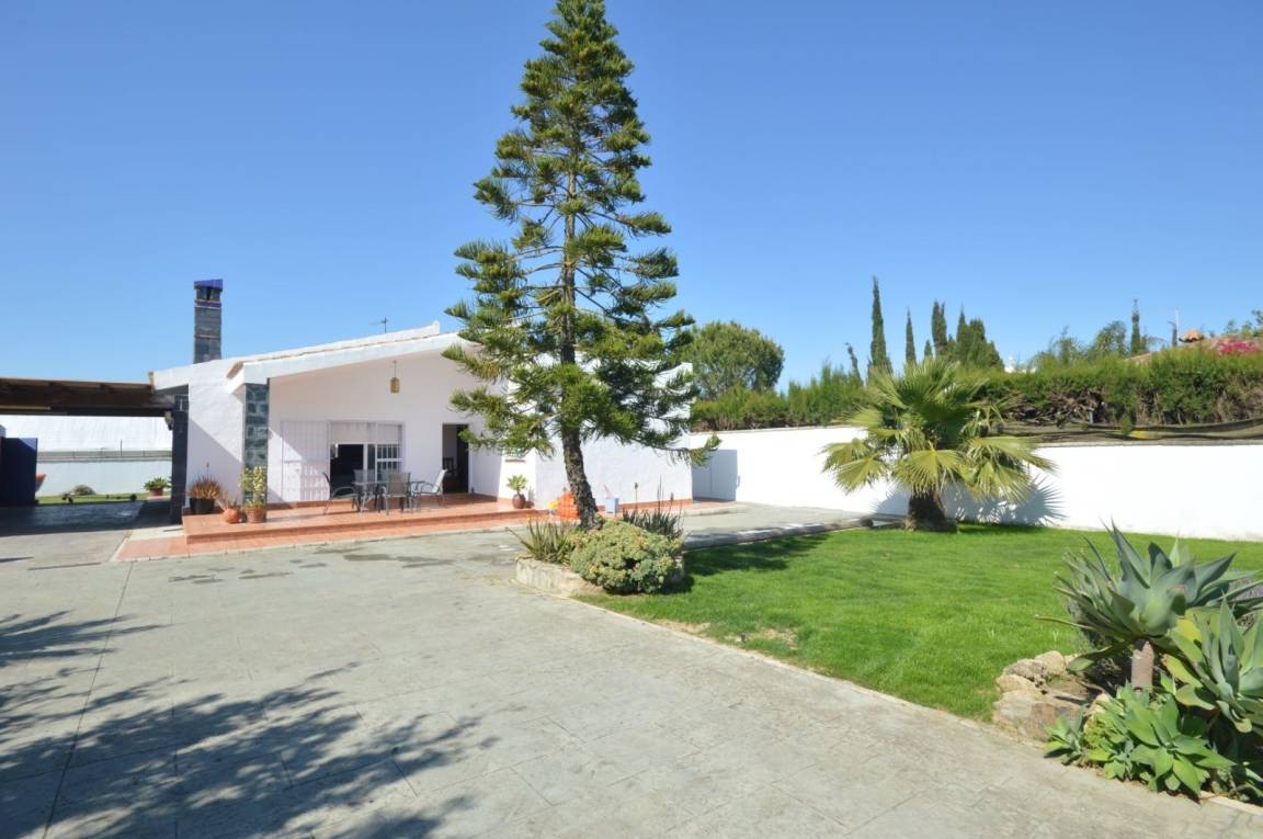 100 M² Villa ∙ 3 Bedrooms ∙ 7 Guests - Conil de la Frontera
