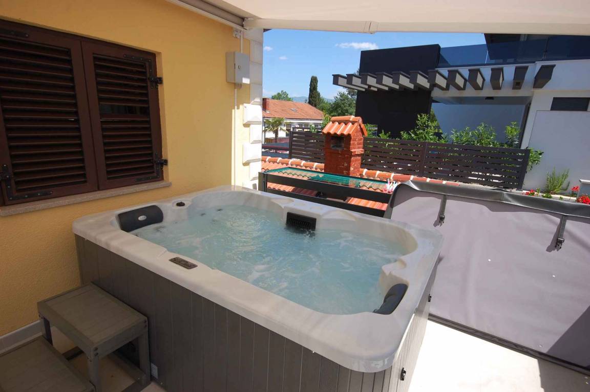 40 M² Apartament ∙ 2 Sypialnie ∙ 4 Gości - Njivice