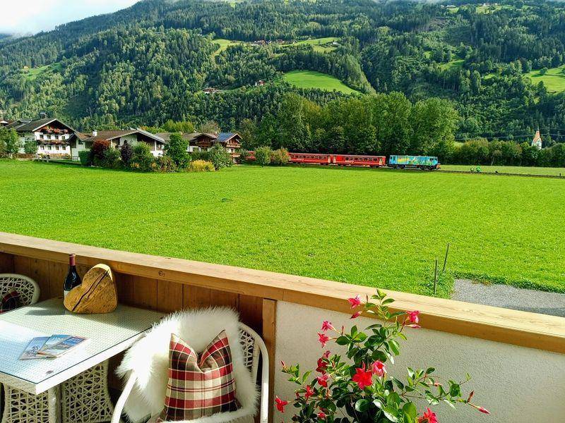 125 M² Ferienwohnung ∙ 4 Schlafzimmer ∙ 10 Gäste - Zillertal